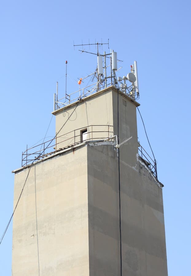 Gsm Mobile Antenna (antenne), Wireless Phone Pylon, Telecom Stock Image ...