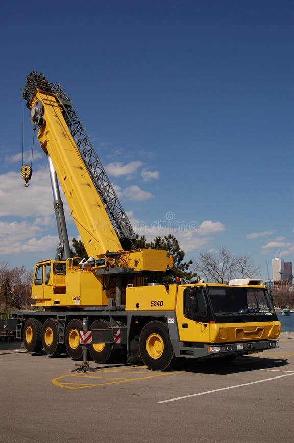 5,836 Mobile Crane Lifting Methods Stock Photos - Free & Royalty-Free ...