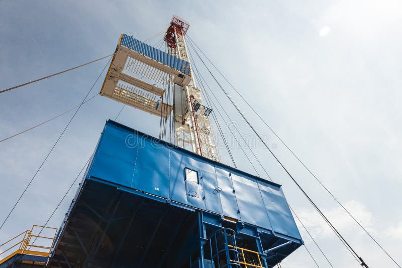 Mobile Drilling Rig Close-up. Drilling and Servicing Oil and Gas Wells ...