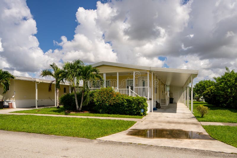 Mobile home with driveway stock image. Image of lifestyle - 228021709
