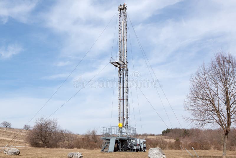 Mobile oil rig stock image. Image of natural, industry - 20125115
