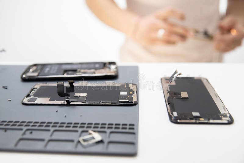 Mobile Phone Chip Repair Process, Battery Replacement and Broken Screen ...