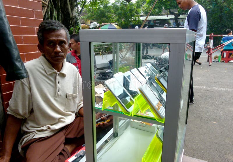 Mobile phone editorial stock image. Image of vendors - 68572094