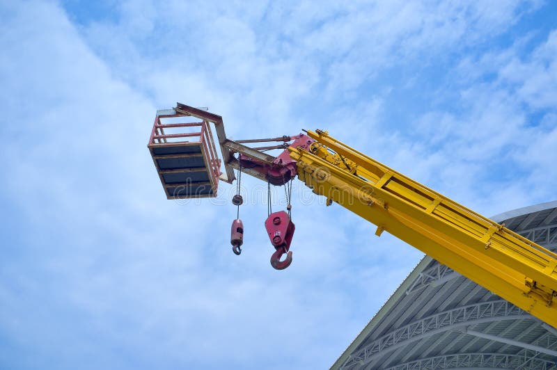 Mobiler Kran stockbild. Bild von ausrüstung, schwer, heber - 34528939