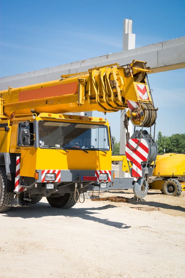 Mobiler Kran stockbild. Bild von kran, mobiler - 54881501