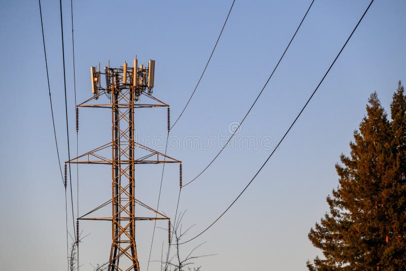 Mobility Telecom Panel Antennas on the Top of a Power Line Lattice ...