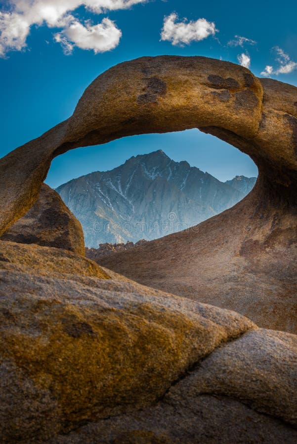 Mobius Arch Alabama Hills stock photo. Image of desert - 77213778