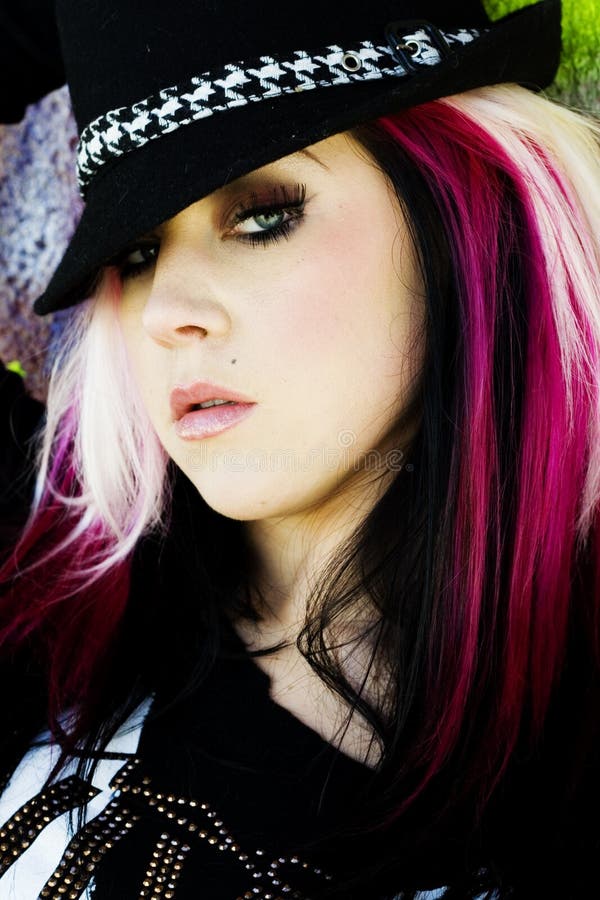 Modèle De Mode Gothique Punk Photo stock - Image du expression ...