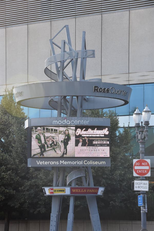 Moda Center in Portland, Oregon Editorial Stock Photo - Image of scenic ...