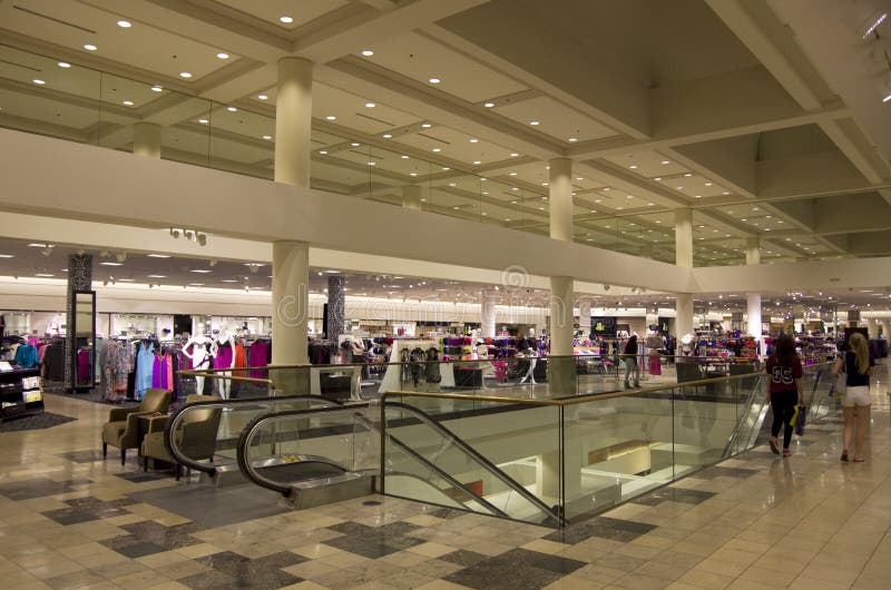 Grandes Almacenes De La Moda Fotografía editorial - Imagen de negocios ...