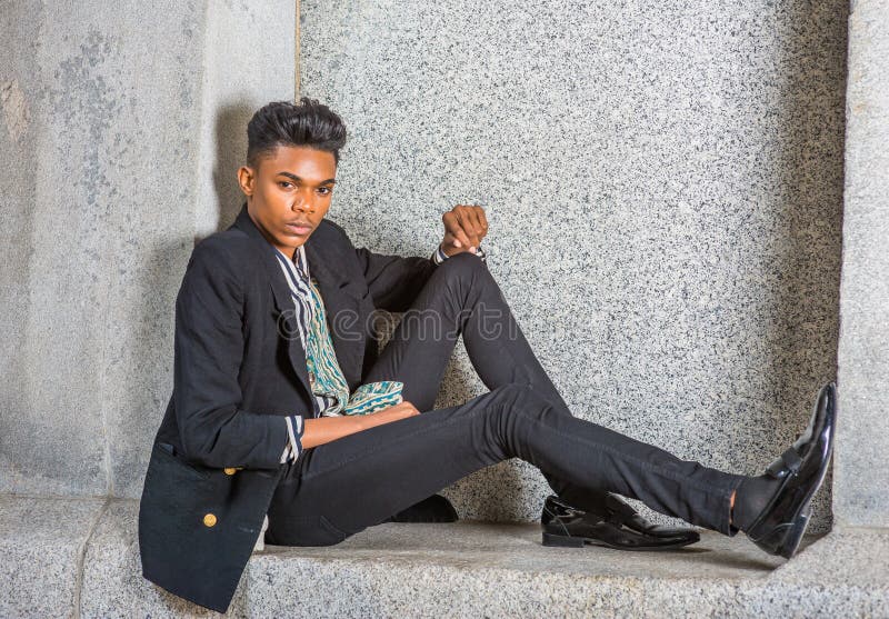 Moda Urbana Del Adolescente Imagen de archivo - Imagen de resplandor ...