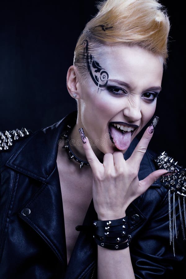Mode-Rocker-Art-Modell Girl Portrait. Stockfoto - Bild von irokese ...