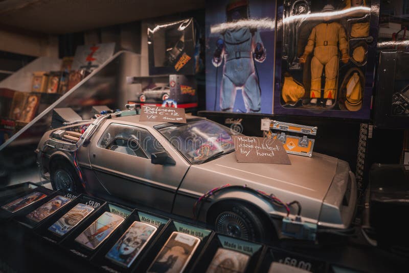 Model of De Lorean from Back To the Future at Universal Studios ...