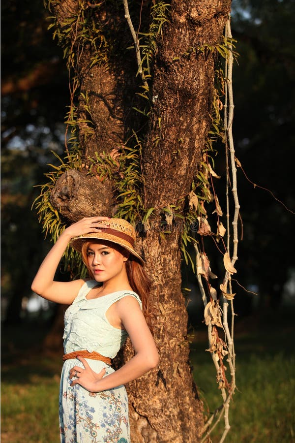 Model Dressing Vintage Style Stock Photo - Image of makeup, adult: 37078568