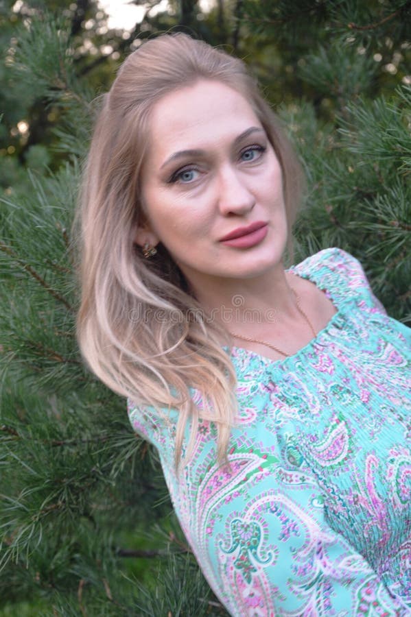 Model girl portrait stock photo. Image of glowing, vogue - 289128286