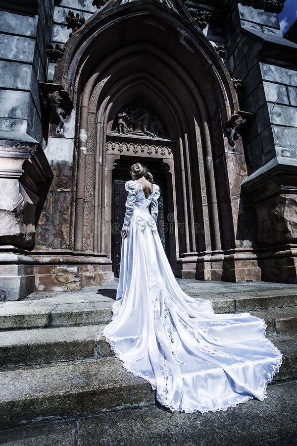 Model in kleding stock afbeelding. Image of romaans, trein - 37791631