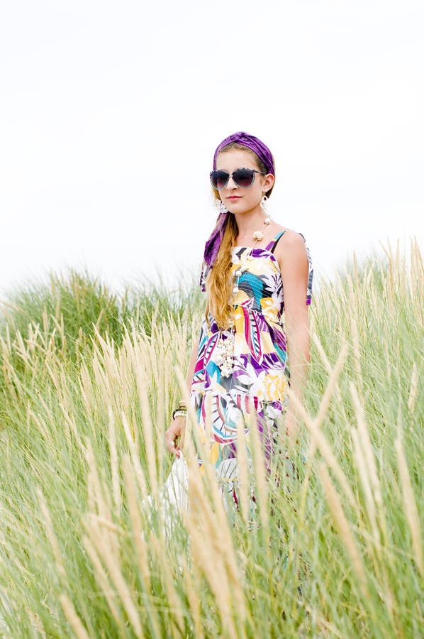 Model meisje op het strand stock foto. Image of nave - 16887158