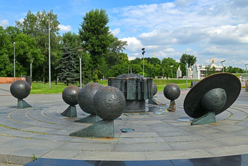 Model of Solar System at Cosmonauts Alley. Peace Avenue, Moscow ...