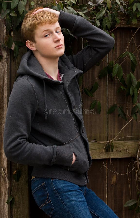 Modello Maschile Dai Capelli Rossi Fotografia Stock - Immagine di ...