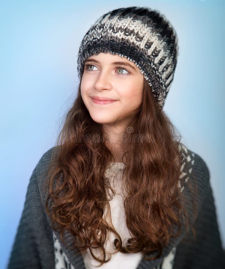 Modello teenager alla moda fotografia stock. Immagine di vestiti - 62567670