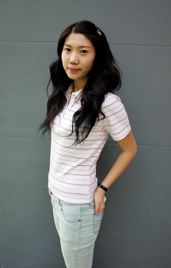 Modelo coreano foto de archivo. Imagen de peinado, belleza - 827670