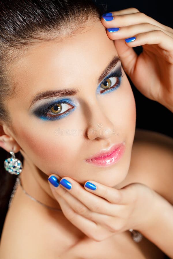 Modelo De Forma Girl Do Estilo De Vogue Da Beleza Imagem de Stock ...