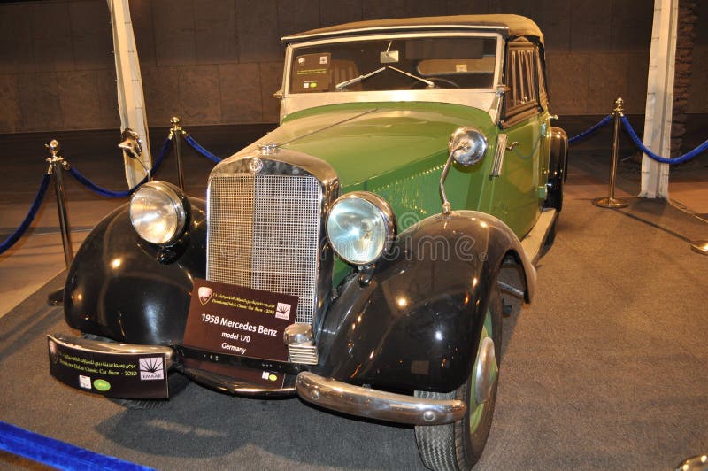 Modelo 170 De Mercedes Benz 1958 Da Cor Verde Fotografia Editorial ...