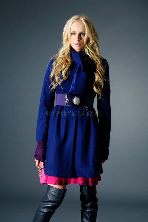 Modelo de moda imagen de archivo. Imagen de atractivo - 28150717