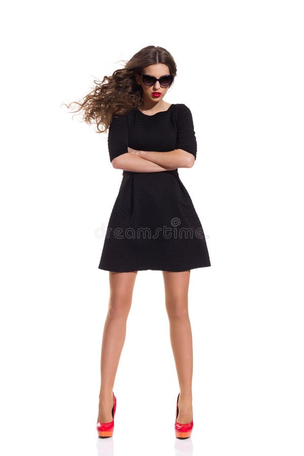 Modelo De Moda En Mini Dress Negro Foto de archivo - Imagen de alto ...