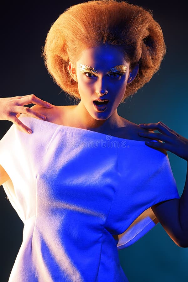 Modelo del arte imagen de archivo. Imagen de arte, pelo - 27525365