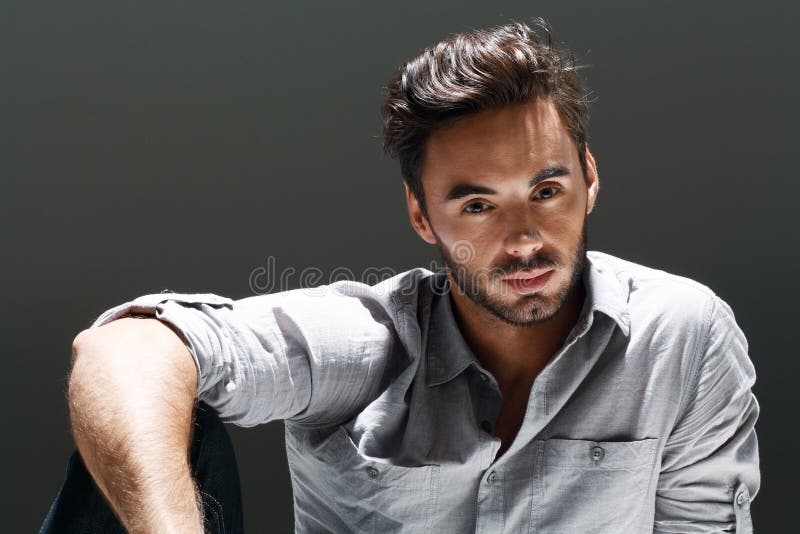 Modelo Del Varón De La Moda Foto de archivo - Imagen de gente, mirando ...