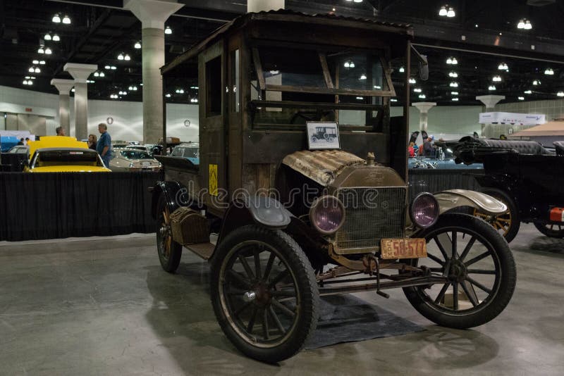 Modelo Expresso 221 Da Parte Superior Completa De Ford Model T Foto de ...