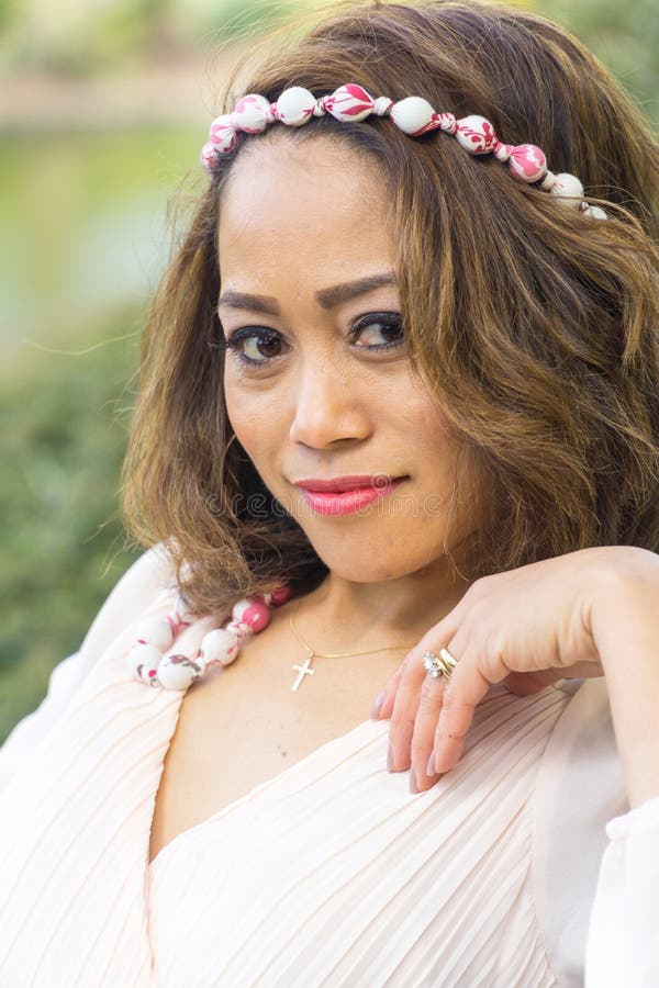 Modelo filipino foto de archivo. Imagen de vida, oscurecer - 92664180