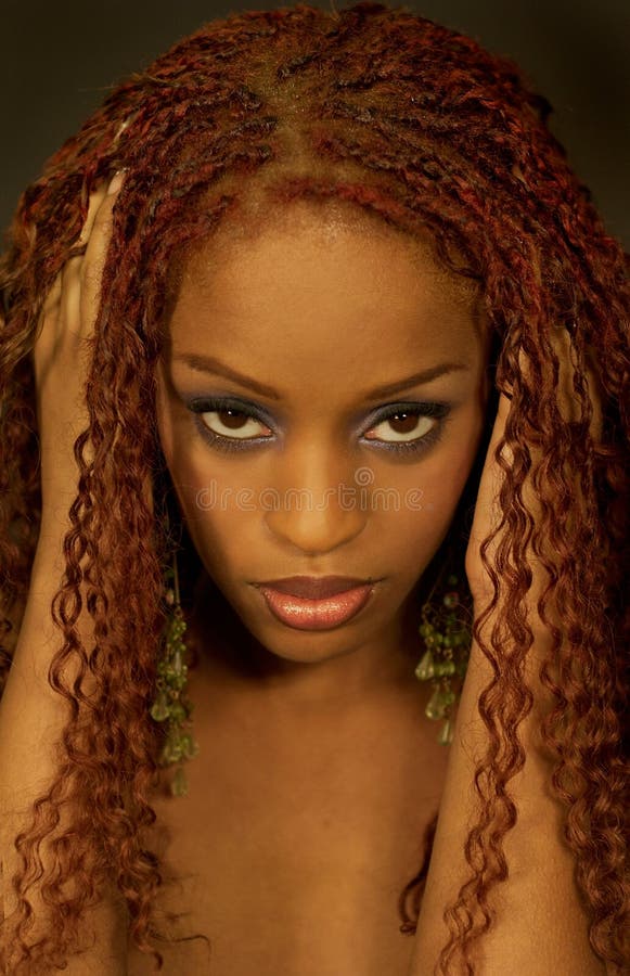 Modelo preto e bonito foto de stock. Imagem de naughty - 588130