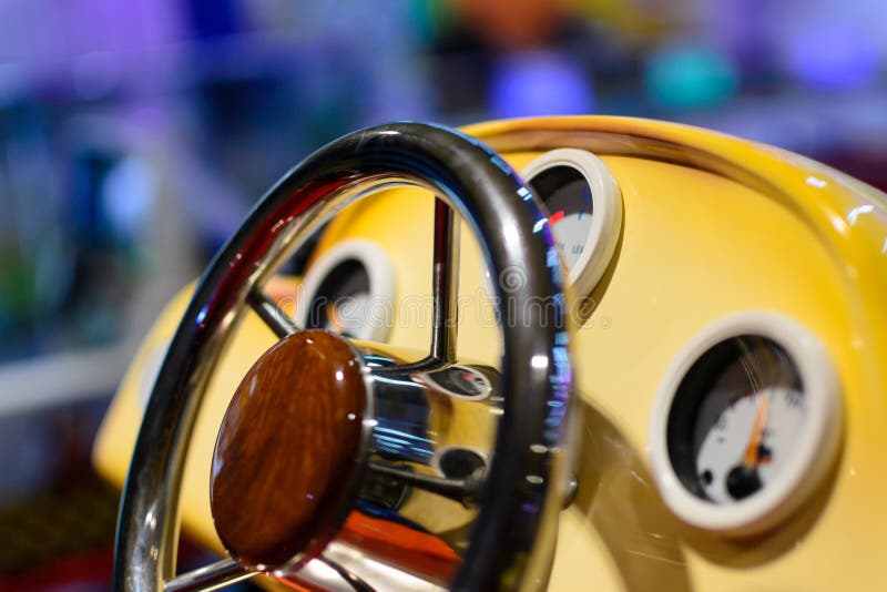 Modelos Dos Dispositivos Do Barco E Do Sensor Do Leme De Chrome Foto de ...