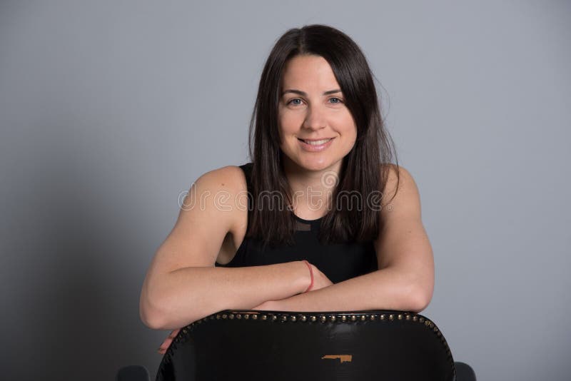 Moderatorin Julia Bauer photographie éditorial. Image du événement ...