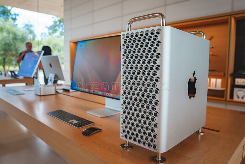 Modern Apple Store Interior with Mac Pro Display in Mountain View, CA ...