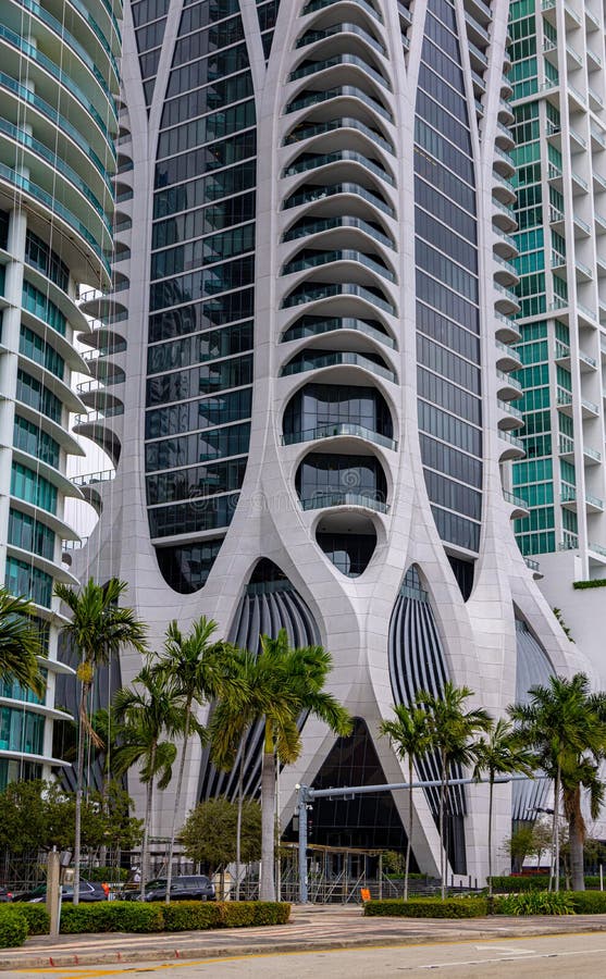 Modern Architecture in Downtown Miami - MIAMI, FLORIDA - FEBRUARY 14 ...