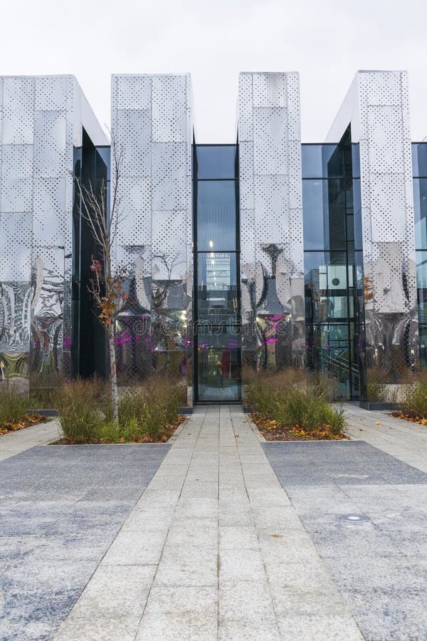 Modern Architecture High-Tech Mirror Columns Landscape Geometry Lines ...