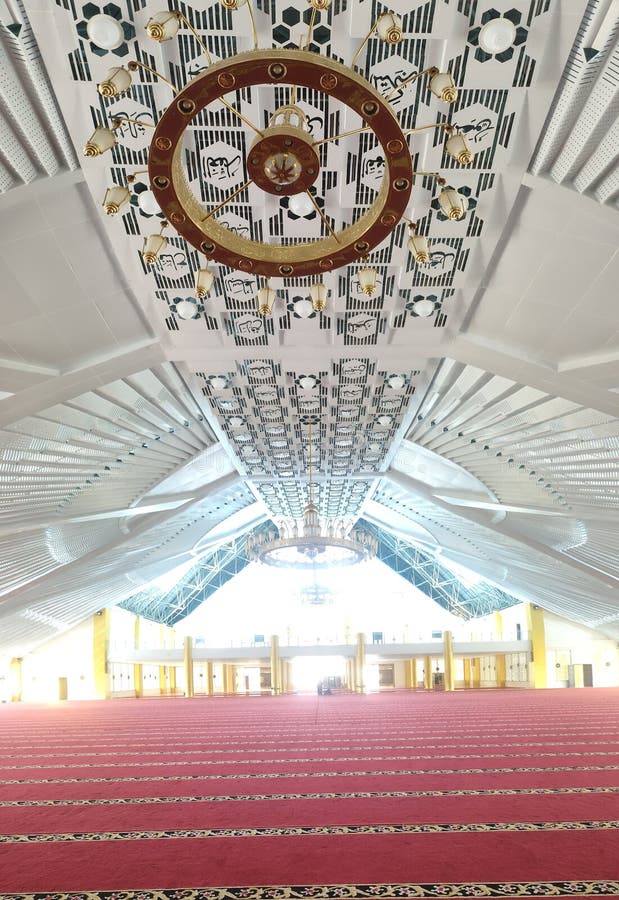 The Modern Architecture of the Mosque with Red Prayer Mats Spreads Wide ...