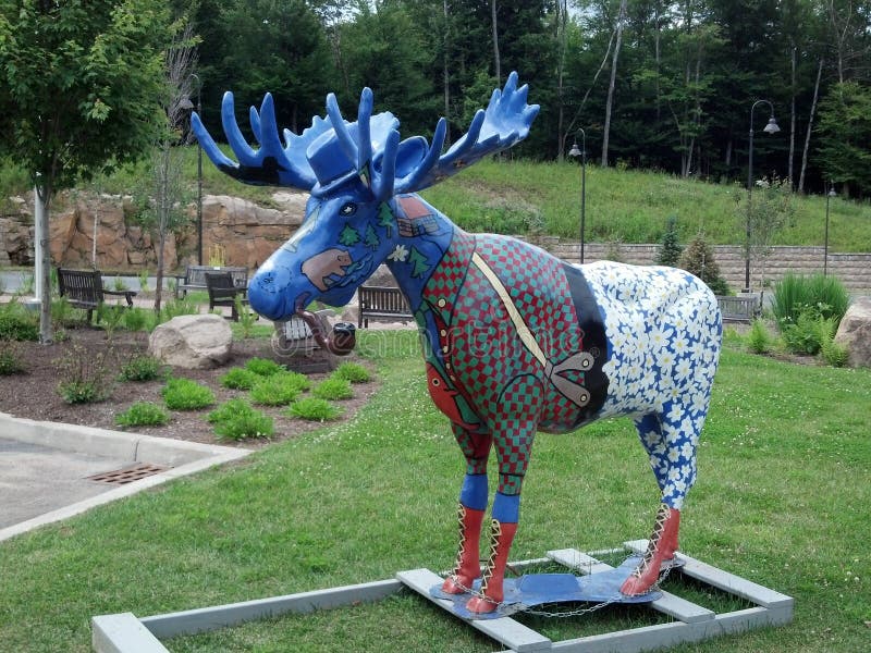 Modern art moose statue editorial photo. Image of moose - 42688526