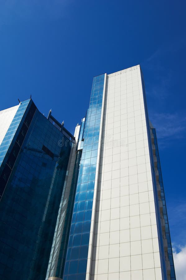 GM Building Headquarters in Downtown Detroit Editorial Photography ...