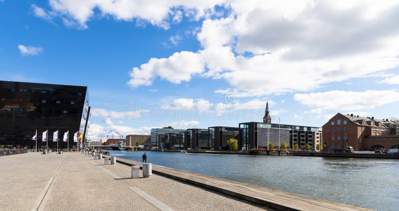 Modern Building of the Royal Library in Copenhagen - Black Diamont ...