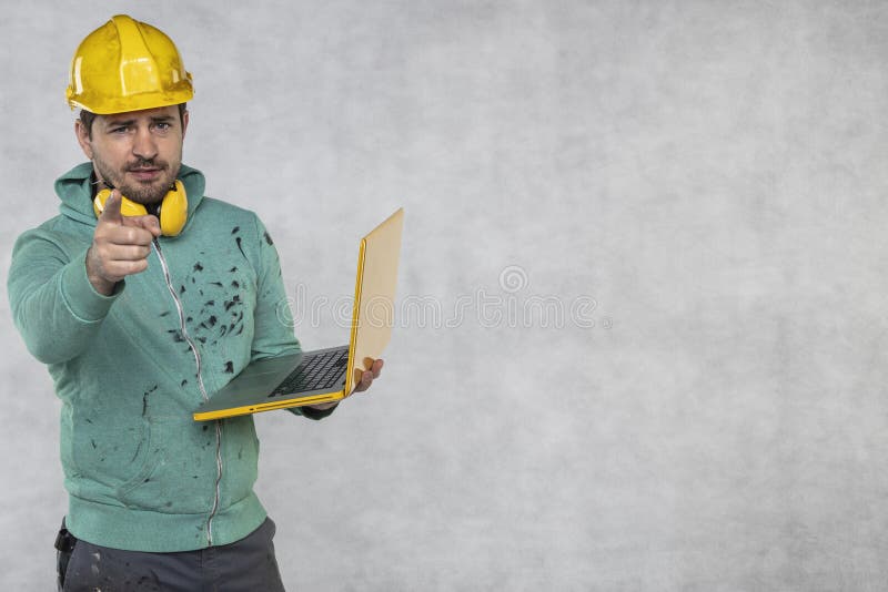 Modern Building Supervisor Keeps the Computer in His Hands, Technology ...