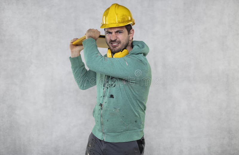 Modern Building Supervisor Keeps the Computer in His Hands, Technology ...