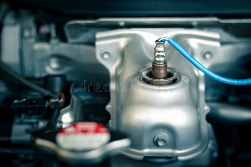 Modern Car Engine, O2 Oxygen Sensor Upstream - Downstream, Internal ...