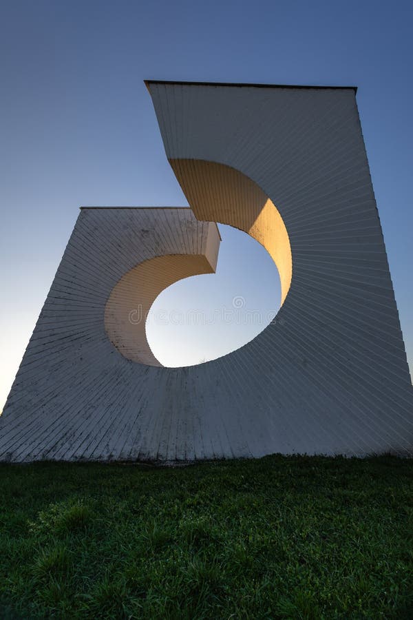 Modern Concrete Monument with Circular Design, the Broken Ring, Nova ...