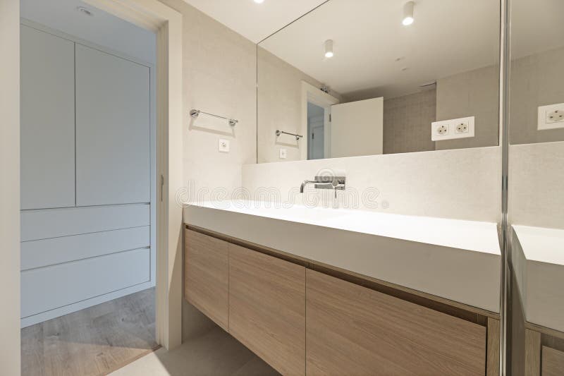 Modern Design Bathroom with Mirror with Fine Integrated Wall and Marble ...