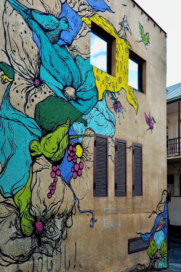 Courtyard with Graffiti in St. Petersburg Editorial Image - Image of ...