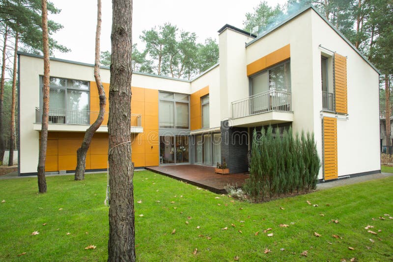 Modern Detached Family House Stock Photo - Image of cotswold, built ...